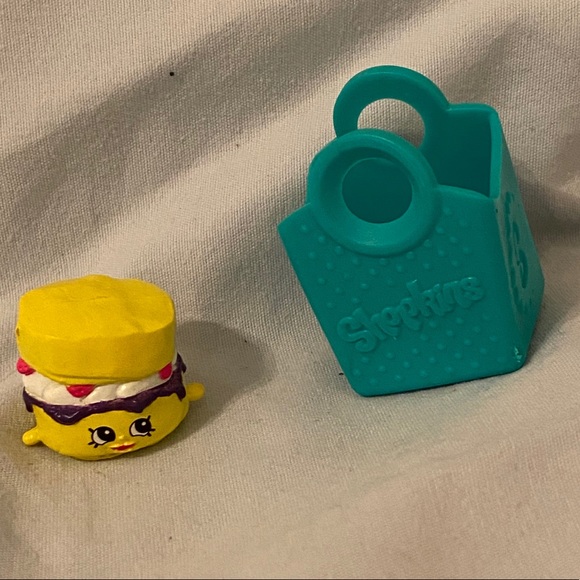 Shopkins | Toys | Shopkins Season 3 Sconnie With Bag Common | Poshmark